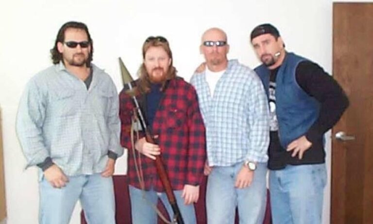 About – Lou Valoze